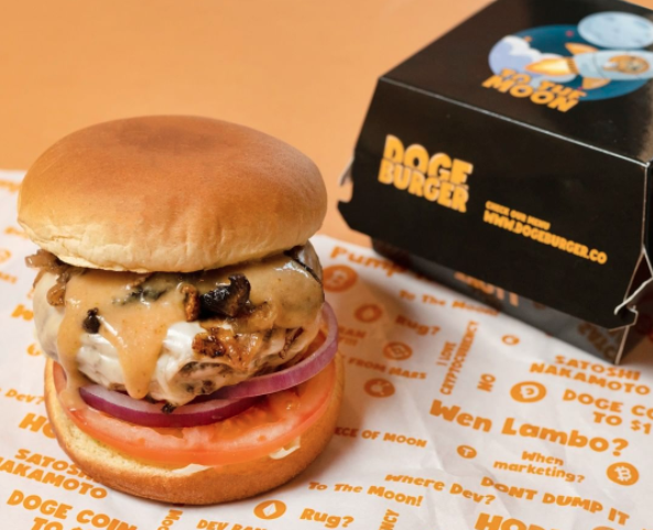 إطلاق مطعم "Doge Burger" في دبي يقبل الدفع بالعملات الرقمية المشفرة ...